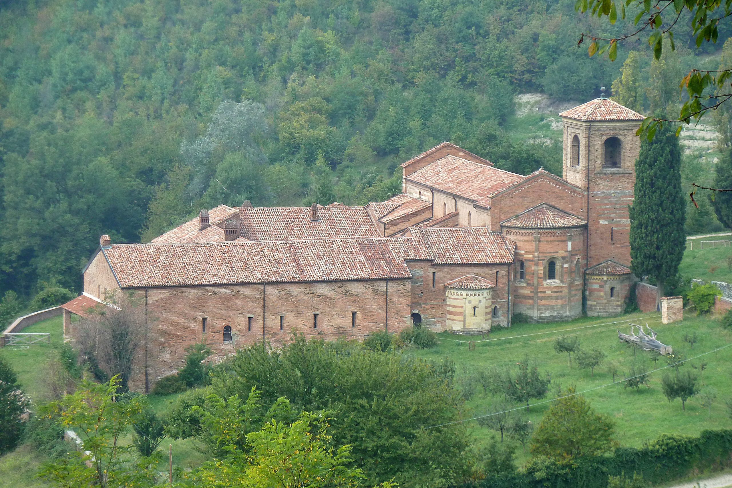 Saint Mary’s Abbey Vezzolano – Albugnano › Transromanica - The ...